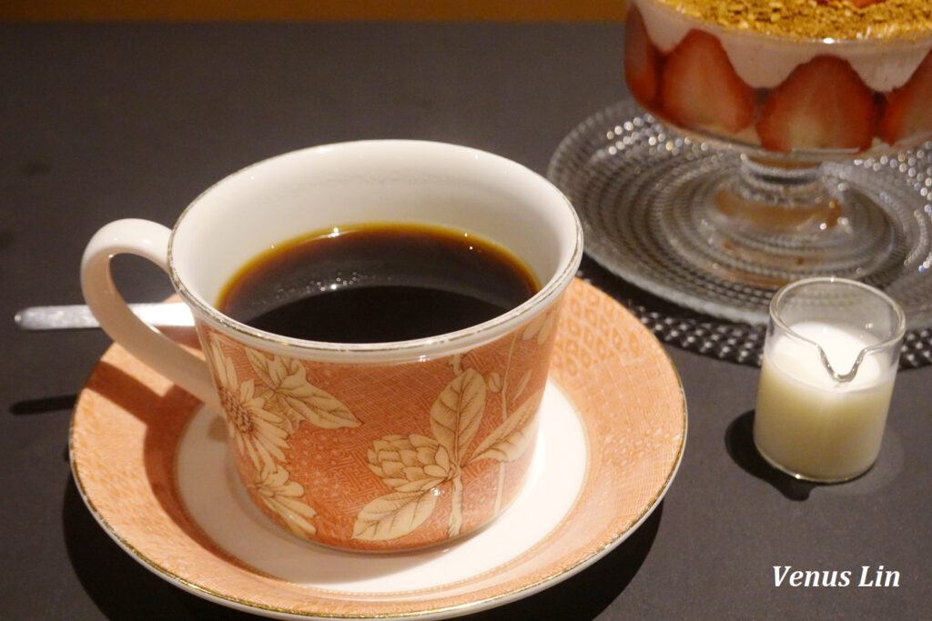 札幌夜聖代,人氣第一名的佐藤咖啡 Parfait, coffee, liquor, Sato - 跟著小V吃喝玩樂